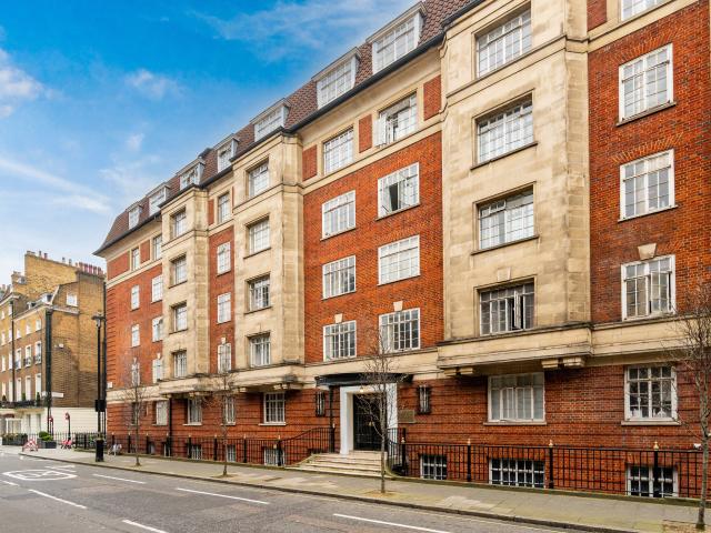 apartment in Quebec Court, Seymour Street