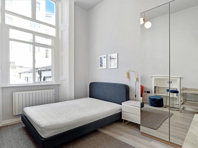 apartment in Queen’s Gardens, W2