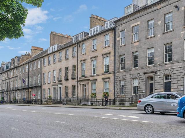 apartment in Queen Street, New Town Edinburgh, EH2