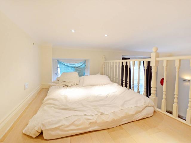 apartment in Queens Gate
