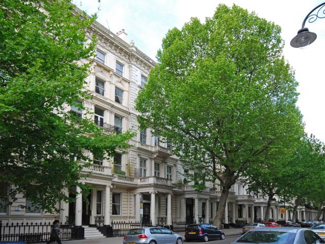 apartment in Queens Gate