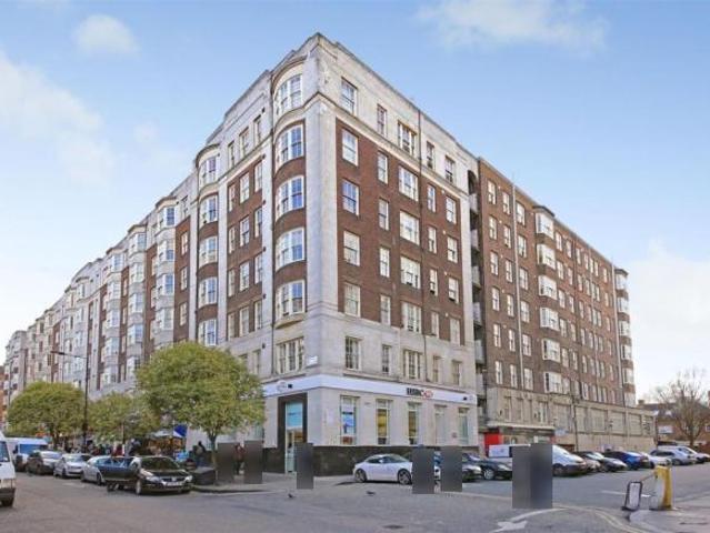 apartment in Queensway