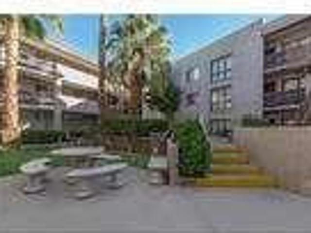 Apartment in quiet area, spacious with big kitchen