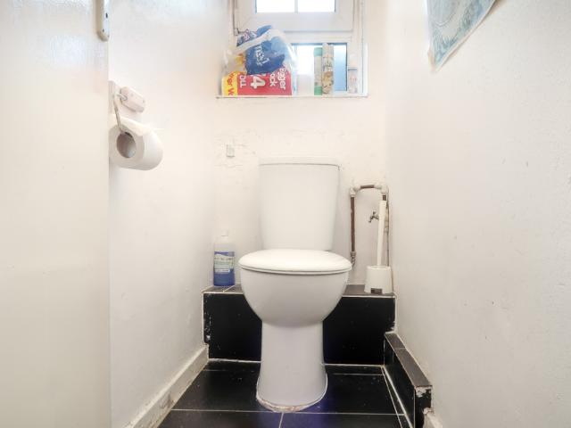 apartment in RM5 Green Bank | Wapping | London | E1W 2PU