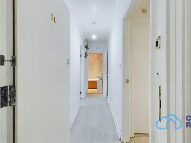 apartment in RM2 Barking Road | Plaistow | London | E13 8HR