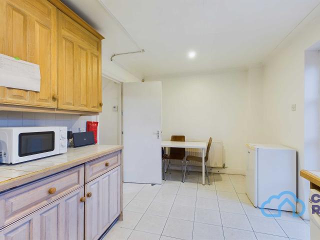 apartment in RM2 Bartlett Close | Poplar | London | E14 6LH