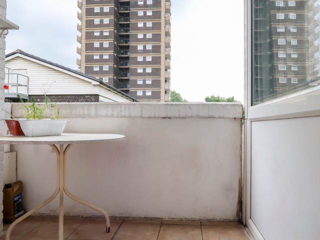 apartment in RM2 Cable Street | Tower Bridge | London | E1 8GX