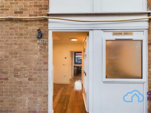 apartment in RM2 Eastmead | Farnborough | GU14 7SA