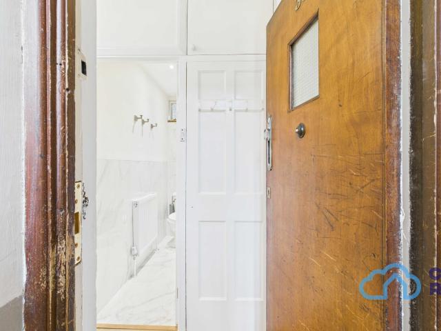 apartment in RM3 Balham High Road | Wandsworth | London | SW17 7AQ