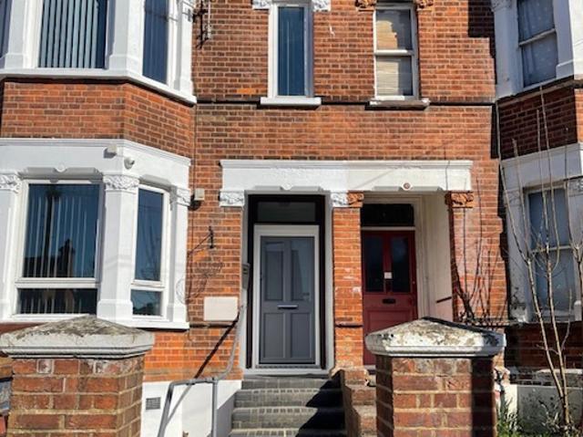 apartment in Roberts Road ALL BILLS INCLUDED