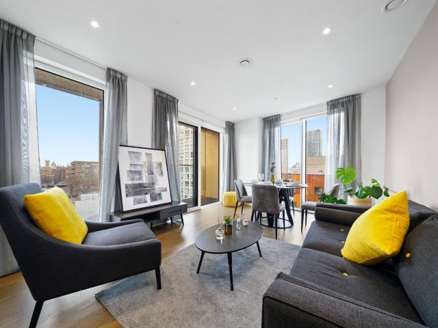 apartment in Raglan House, London, SE1 6TJ