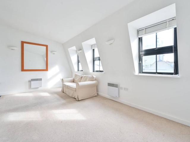apartment in Redcross Way