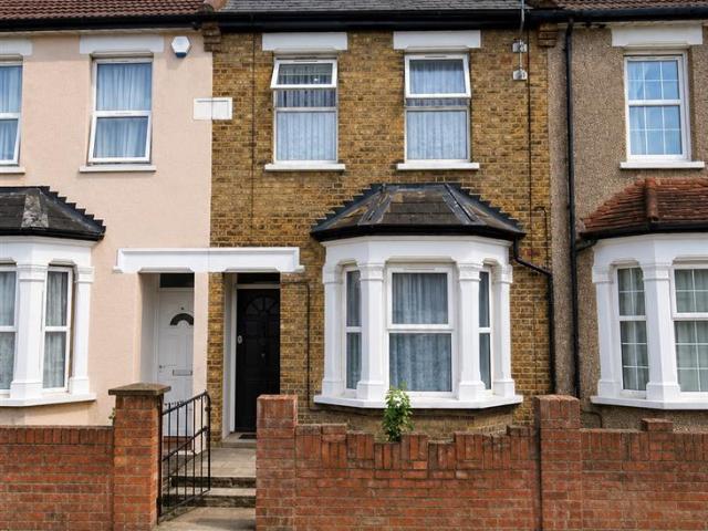 Apartment In Regina Road, Southall Ub2