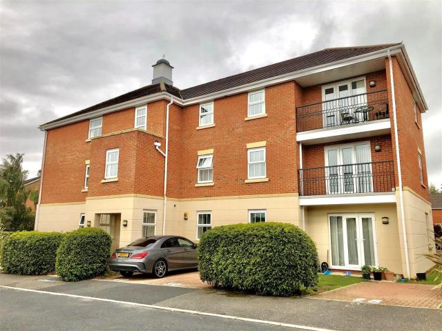 apartment in Reins Croft, Neston