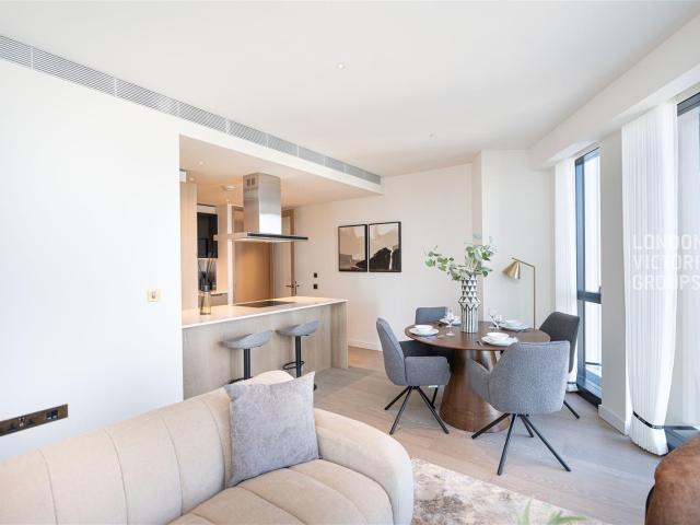apartment in River Park Tower, 1 Nine Elms Lane, London
