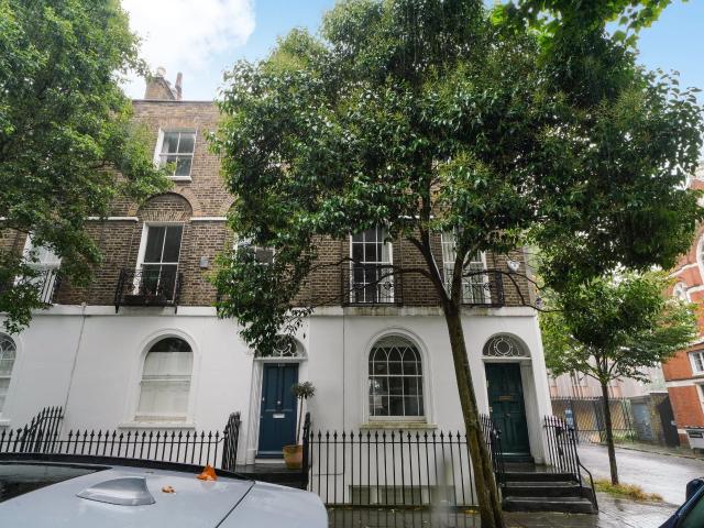 apartment in Richmond Avenue, Barnsbury