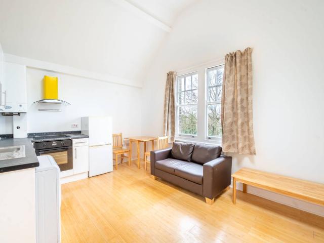 apartment in Riggindale Road