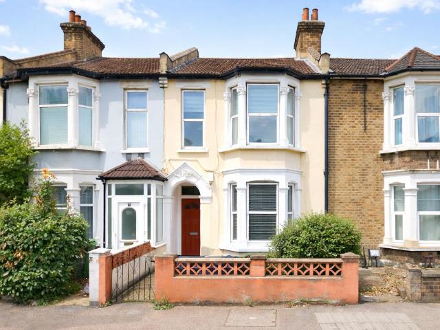 Apartment In Ruckholt Road, London E10
