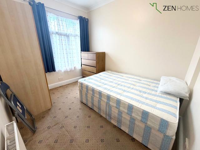 apartment in Russell Avenue, London
