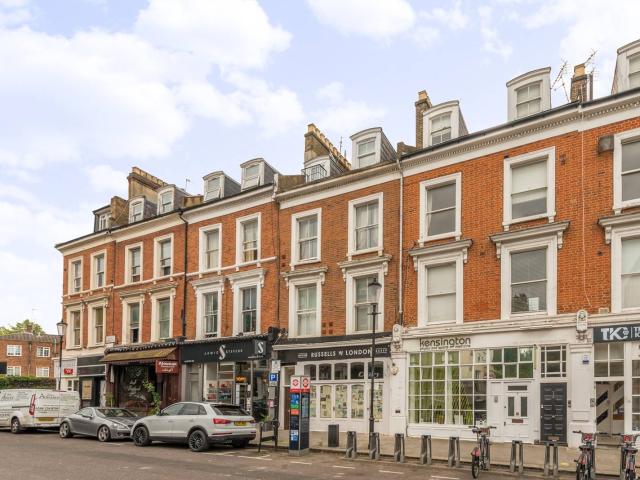 apartment in Russell Gardens