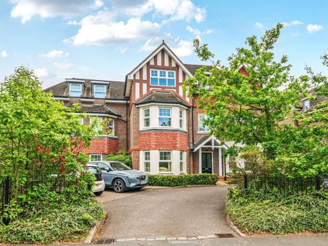 apartment in Woking
