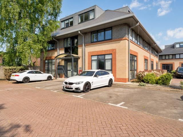 apartment in Woking