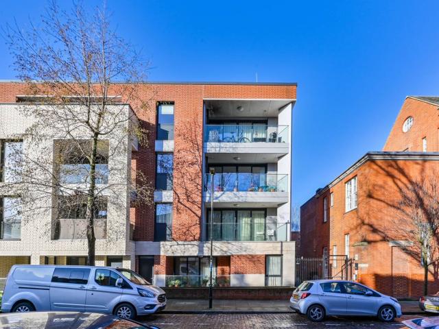 apartment in Woodfield Road