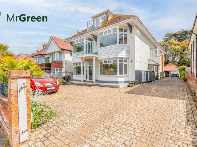 apartment in Woodland Avenue, Bournemouth, BH5 2DJ