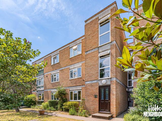 apartment in Worple Road