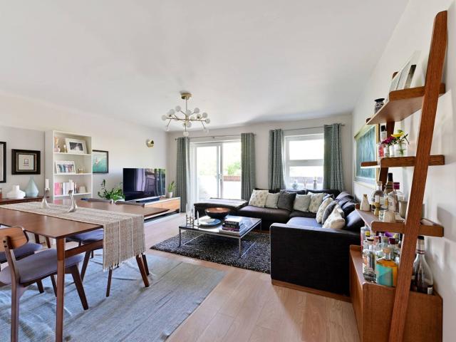 apartment in Worple Road