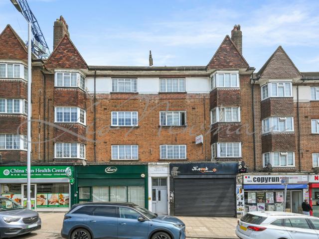 apartment in Watford Way, London, NW4