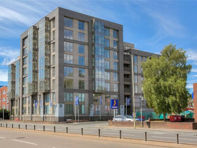 apartment in Watford WD17