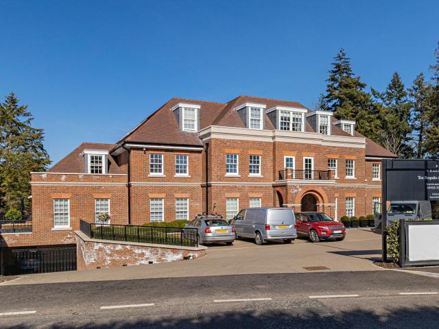 apartment in Watford Road, Radlett