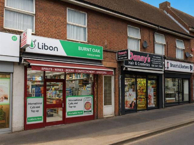 Apartment In Watling Avenue, Edgware Ha8