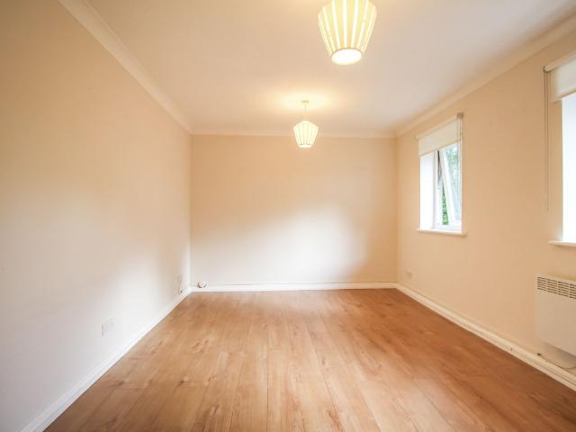apartment in Walsingham Close, Hatfield, AL10