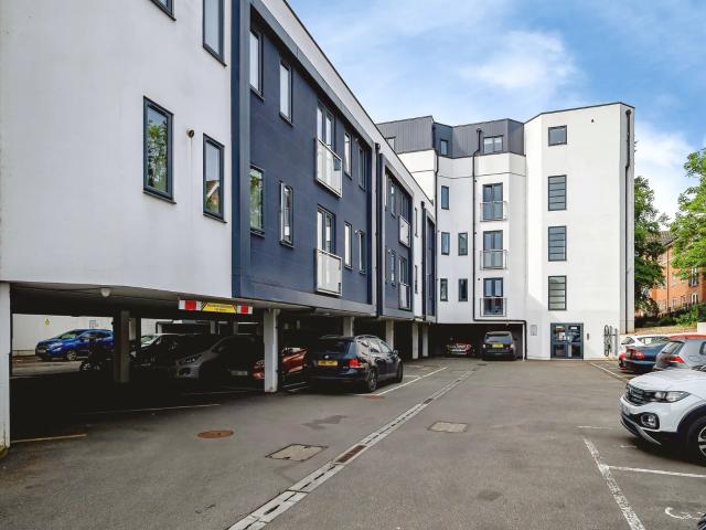 apartment in Walton Street Aylesbury, HP21
