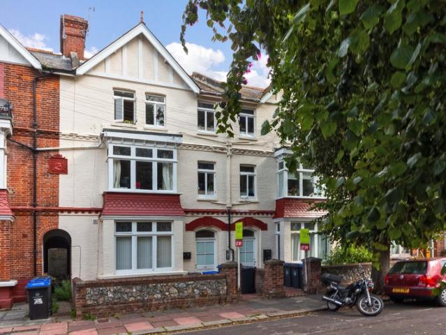 apartment in Warwick Gardens, Worthing