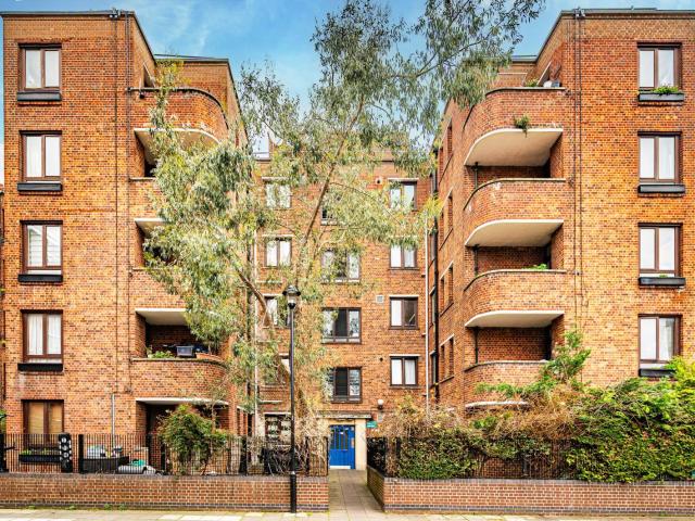 apartment in Warwick Grove House, Clapton