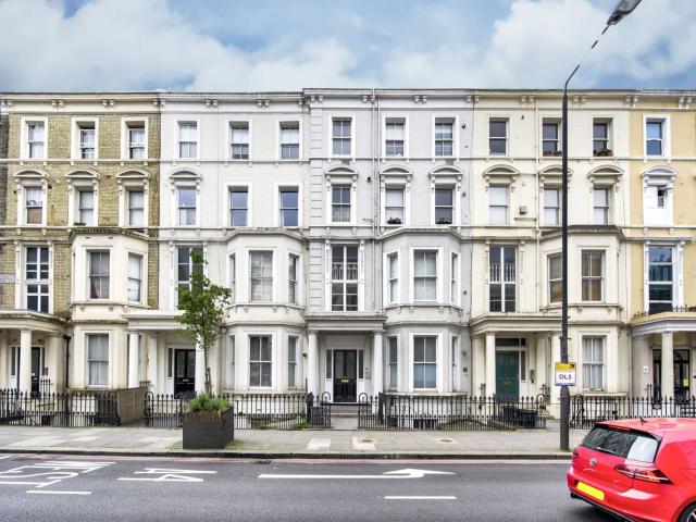 apartment in Warwick Road