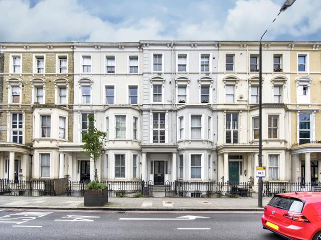 apartment in Warwick Road