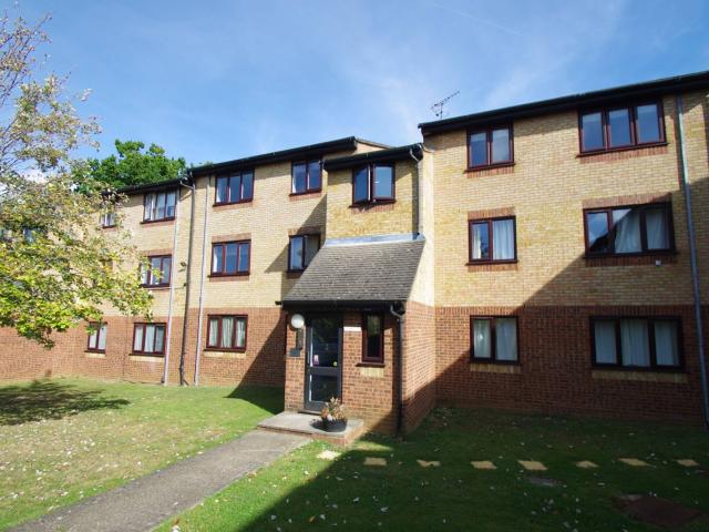 apartment in WD24