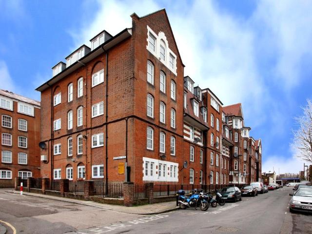 apartment in Wedmore Street, Upper Holloway, London N19 4RB