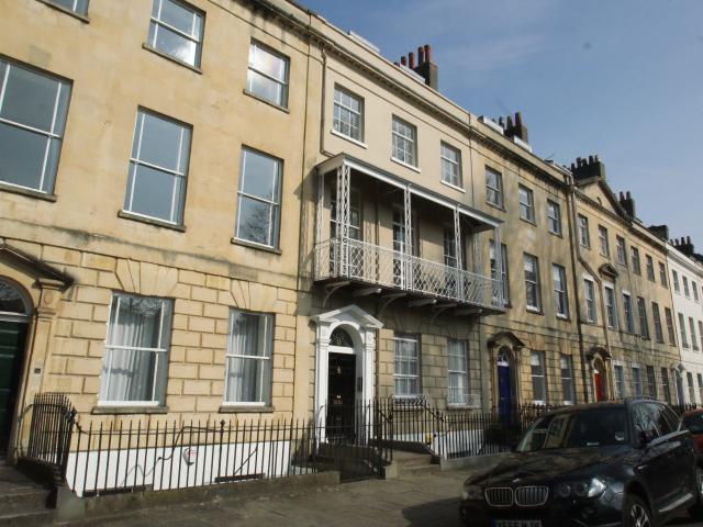 apartment in West Mall, Basement Flat, Clifton, Bristol, BS8 4BH Abode
