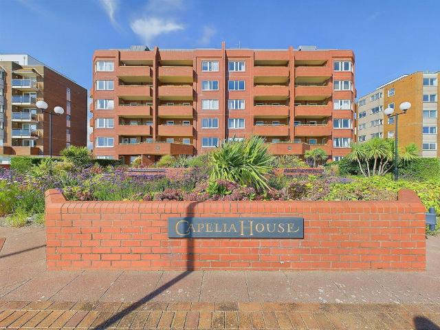 apartment in West Parade, Worthing, BN11 3RB