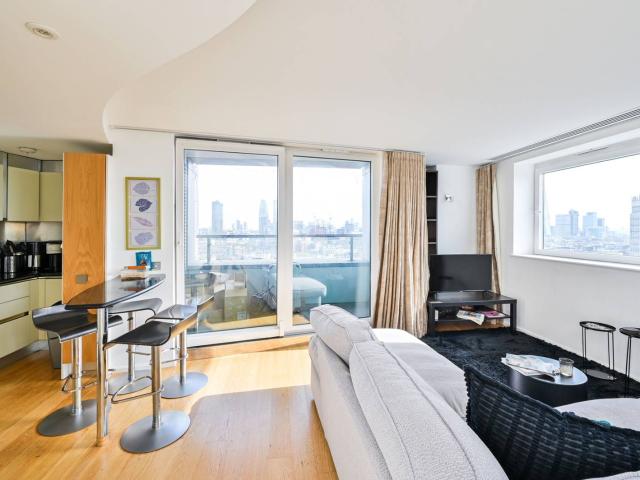 apartment in Westminster Bridge Road