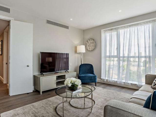 apartment in Westferry Circus, Canary Wharf, London