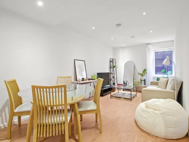 apartment for rent at Wharf Road, London, N1