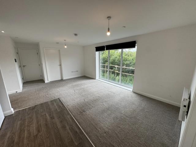 apartment in White Rose apartments LU1