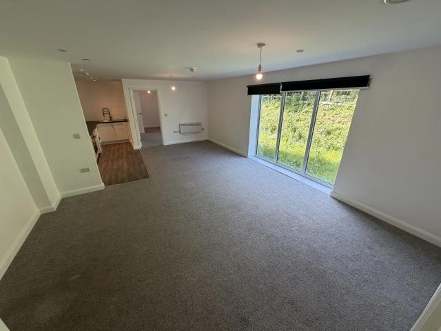 apartment in White Rose Apartments. LU1