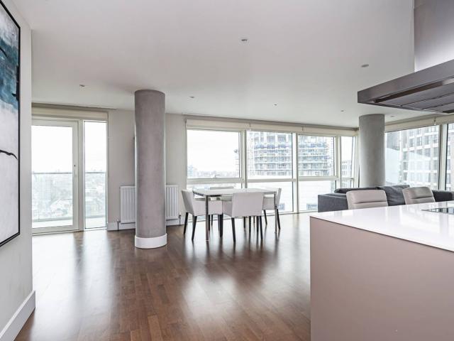 apartment in Whitechapel High Street